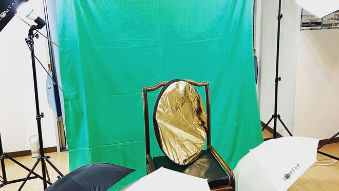 【手ぶらで撮影:御堂筋、阪急、JR駅近】背景布3種、照明2、パラソル4、反射板ありのスタジオの写真8