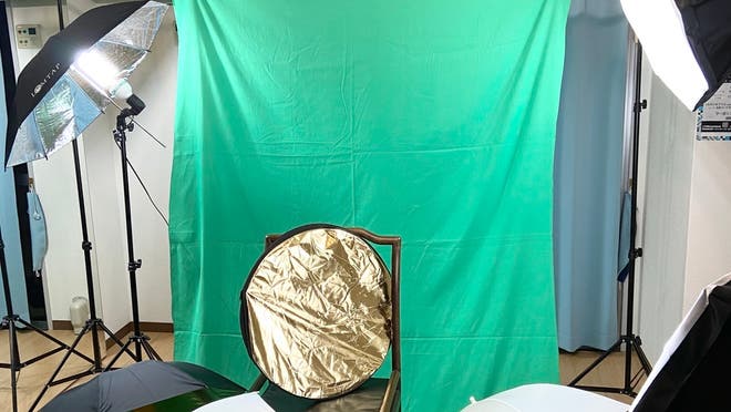 【手ぶらで撮影:御堂筋、阪急、JR駅近】背景布3種、照明2、パラソル4、反射板ありのスタジオの写真11