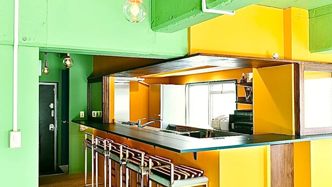 名古屋市内千種駅徒歩1分!改装したばかりのバイカラーなレンタルスペースの写真1