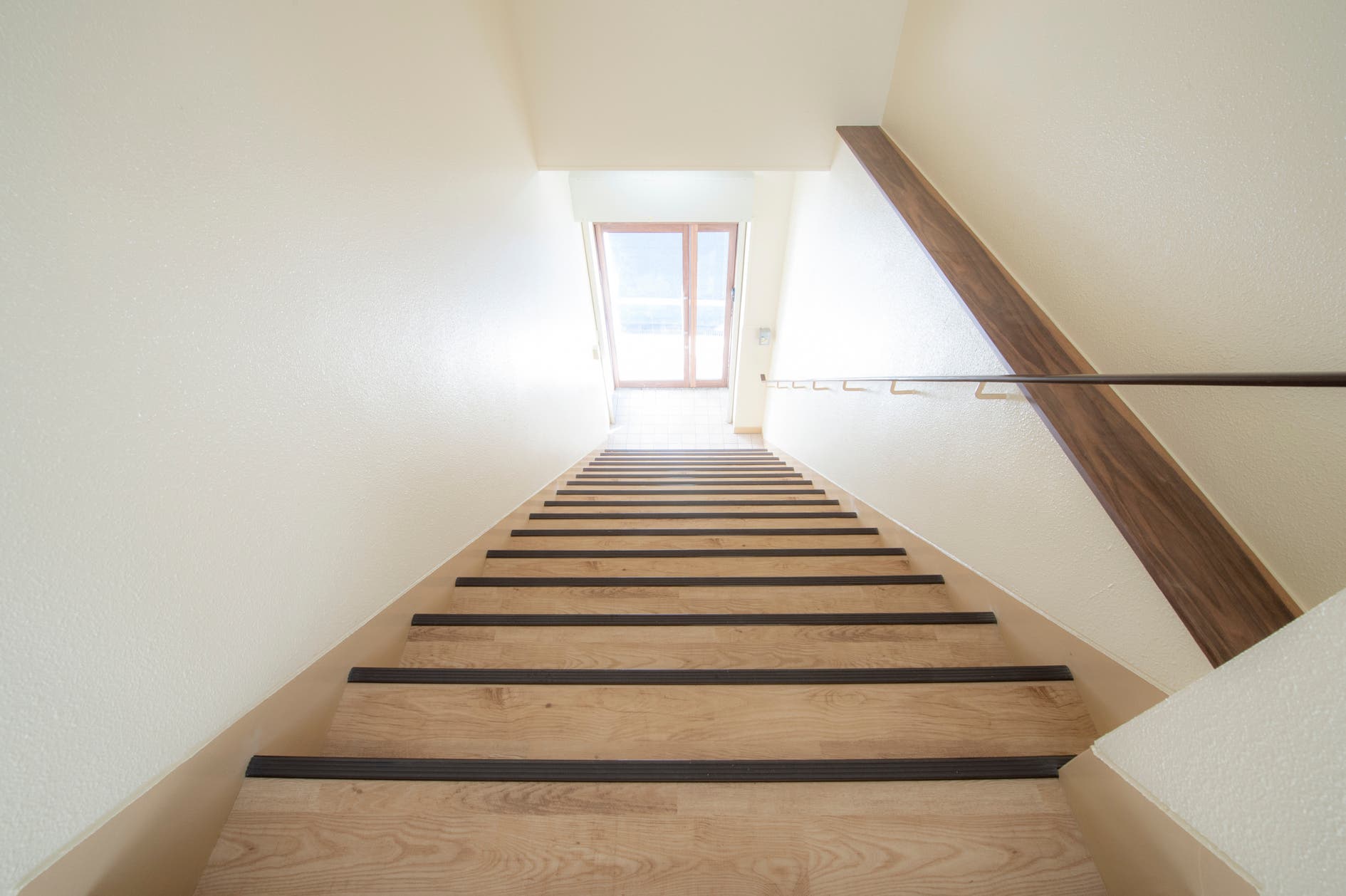 【大阪・江坂】落ち着いたギャラリースペースで個展・上映会・展示会・セミナー・ワークショップ・会議・撮影・ポップアップショップに！の写真8