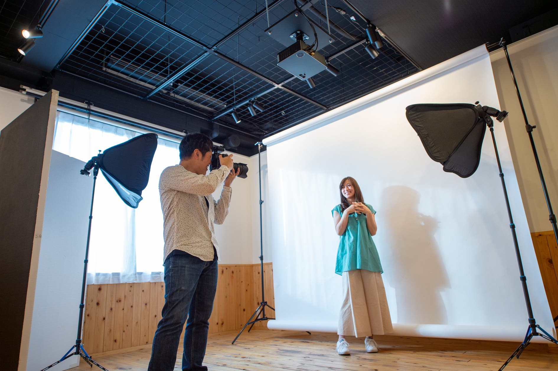 【大阪・江坂】落ち着いたギャラリースペースで個展・上映会・展示会・セミナー・ワークショップ・会議・撮影・ポップアップショップに！の写真9