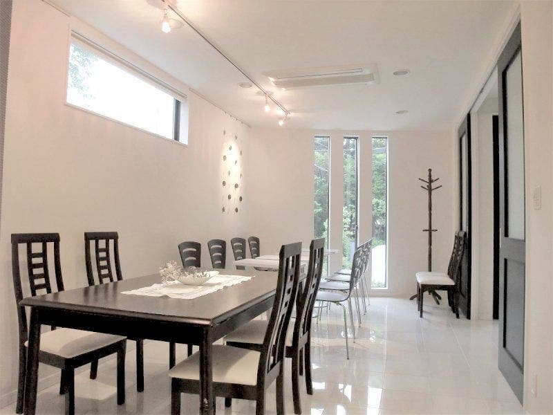 東京都中野駅からほど近い 紅葉山公園のほとりにたたずむ ミニギャラリースペースの写真2