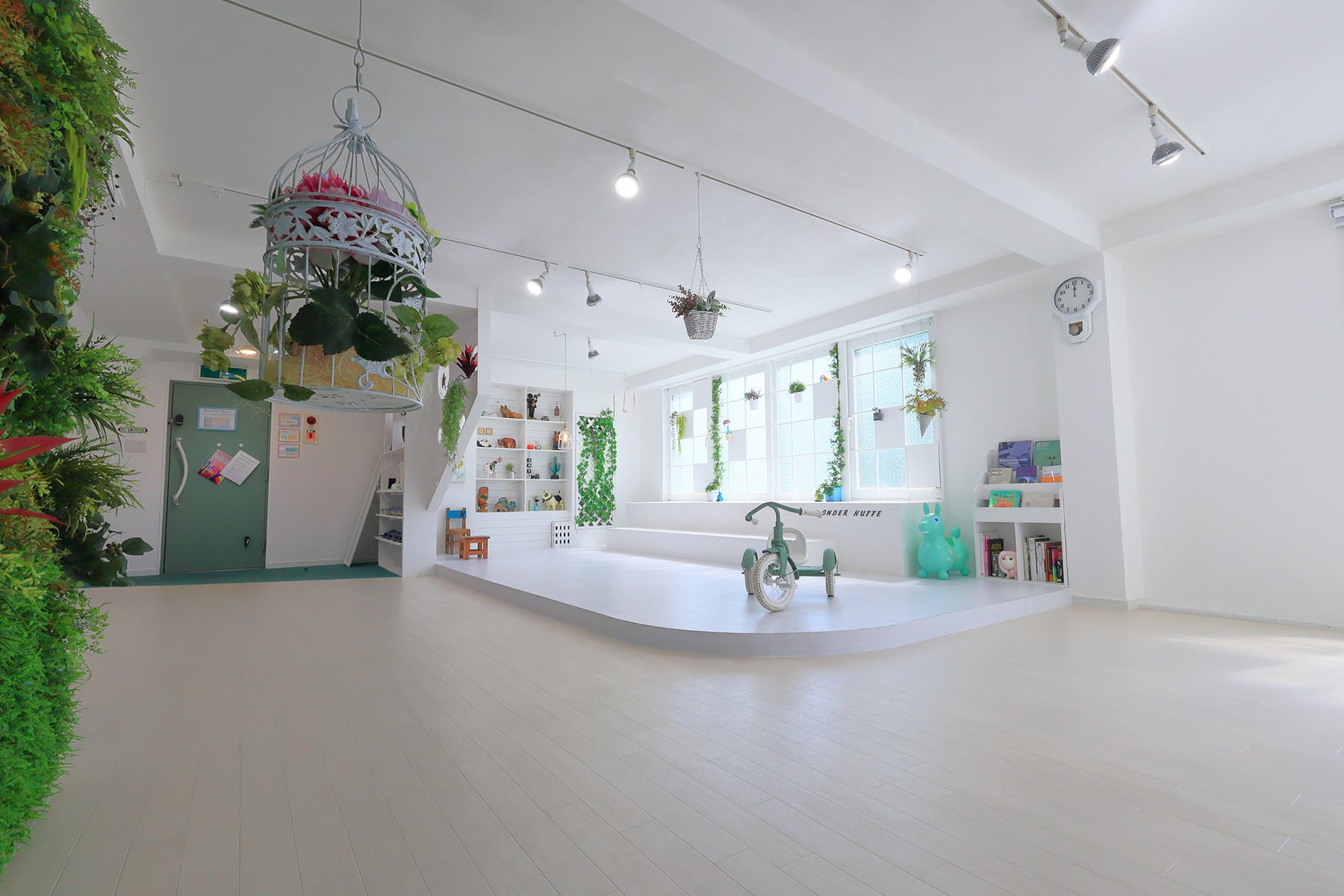 もうレンタルフォトスタジオ選びで悩まないでください☆誰でも綺麗な写真が撮れる工夫がいっぱいのワンダーヒュッテですべて解決！の写真5