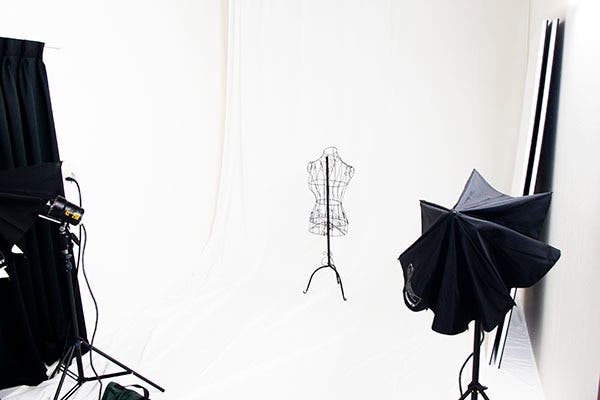 平成５年築170株のバラが咲く庭、全室南向きの民家スタジオですの写真9