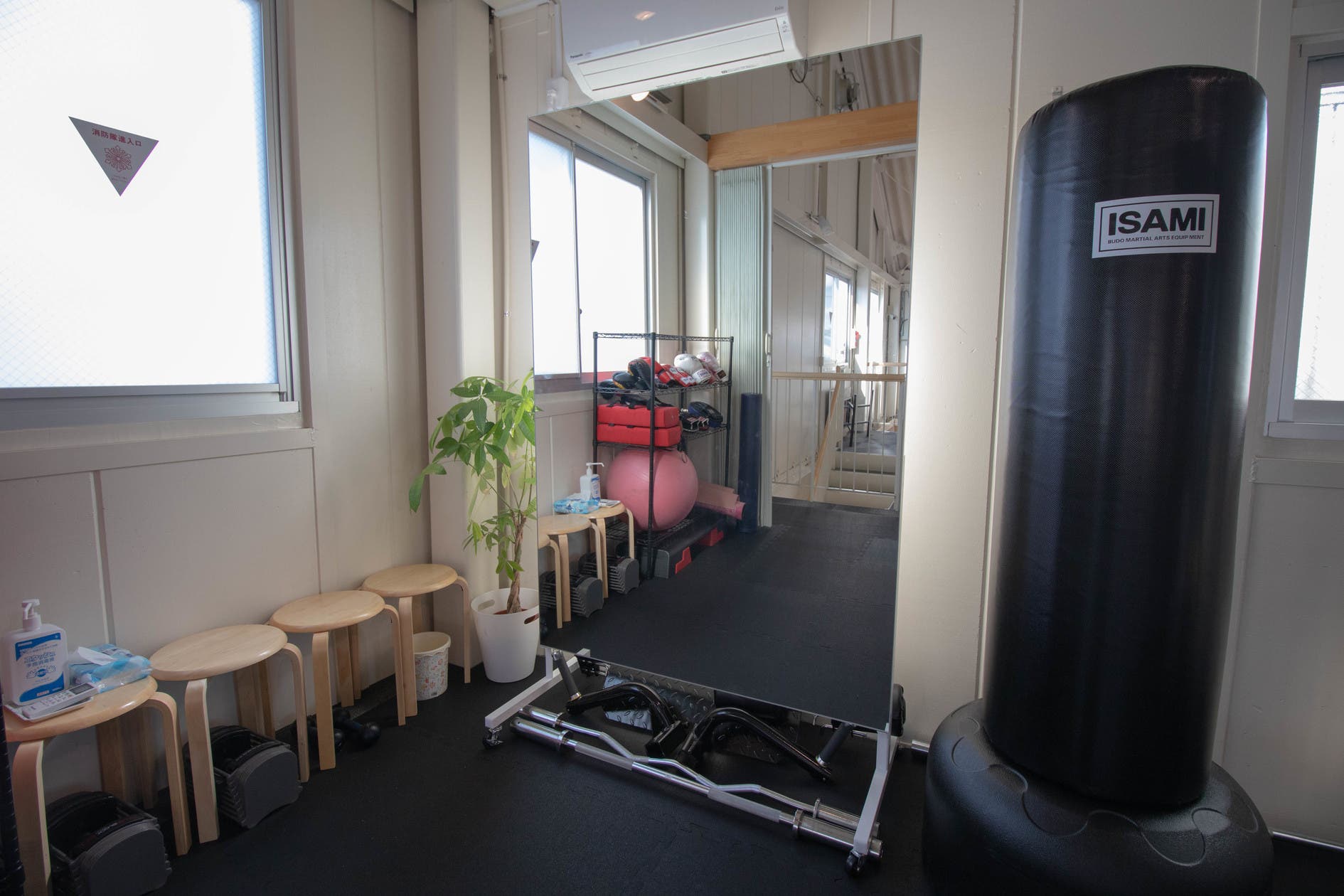 プライベートジム感覚でトレーニングに最適！少人数レッスンの開講にも対応！の写真3