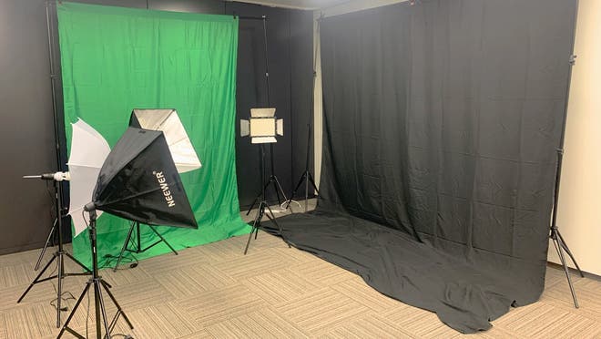 新宿駅から徒歩8分♪白・黒の背景色を選択可能。スチール撮影、動画撮影、会議室などに!の写真7