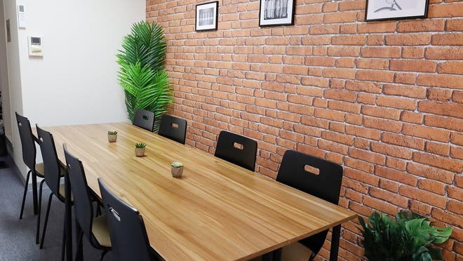 ★新宿西口駅D5出口から徒歩30秒★新宿駅から徒歩2分!土足OK!飲食持込可!会議/ボドゲ/女子会で利用可能!貸会議室KS2新宿の写真4