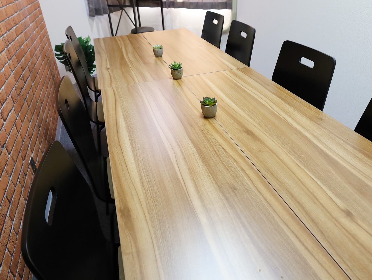 ★新宿西口駅D5出口から徒歩30秒★新宿駅から徒歩2分!土足OK!飲食持込可!会議/ボドゲ/女子会で利用可能!貸会議室KS2新宿の写真8