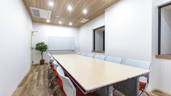 ミーティングルームB 金沢駅から徒歩5分!無料立体駐車場・ドリンクバー完備!(12名様迄可)の写真1