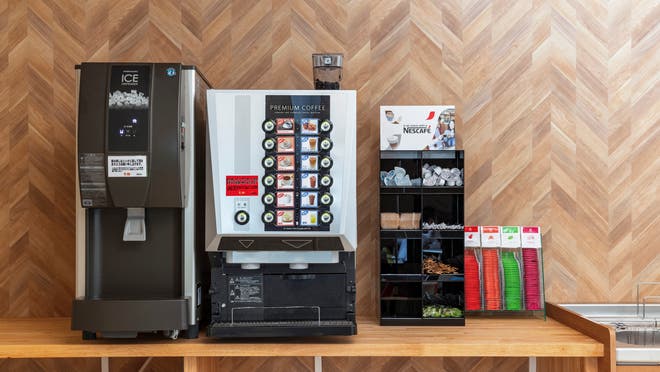 コワーキングスペース 金沢駅から徒歩5分!無料立体大型駐車場・ドリンクバー完備!の写真2