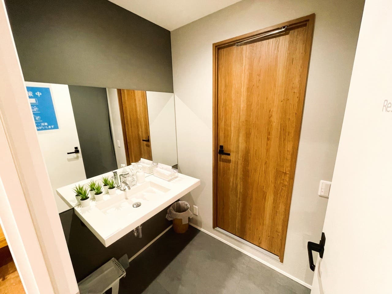 浜松町・大門・御成門✨キレイ清潔✨広々66㎡キッチン付高規格スペース🐤会議・撮影・パーティ🎉65型4Kモニター高速WiFiの写真18