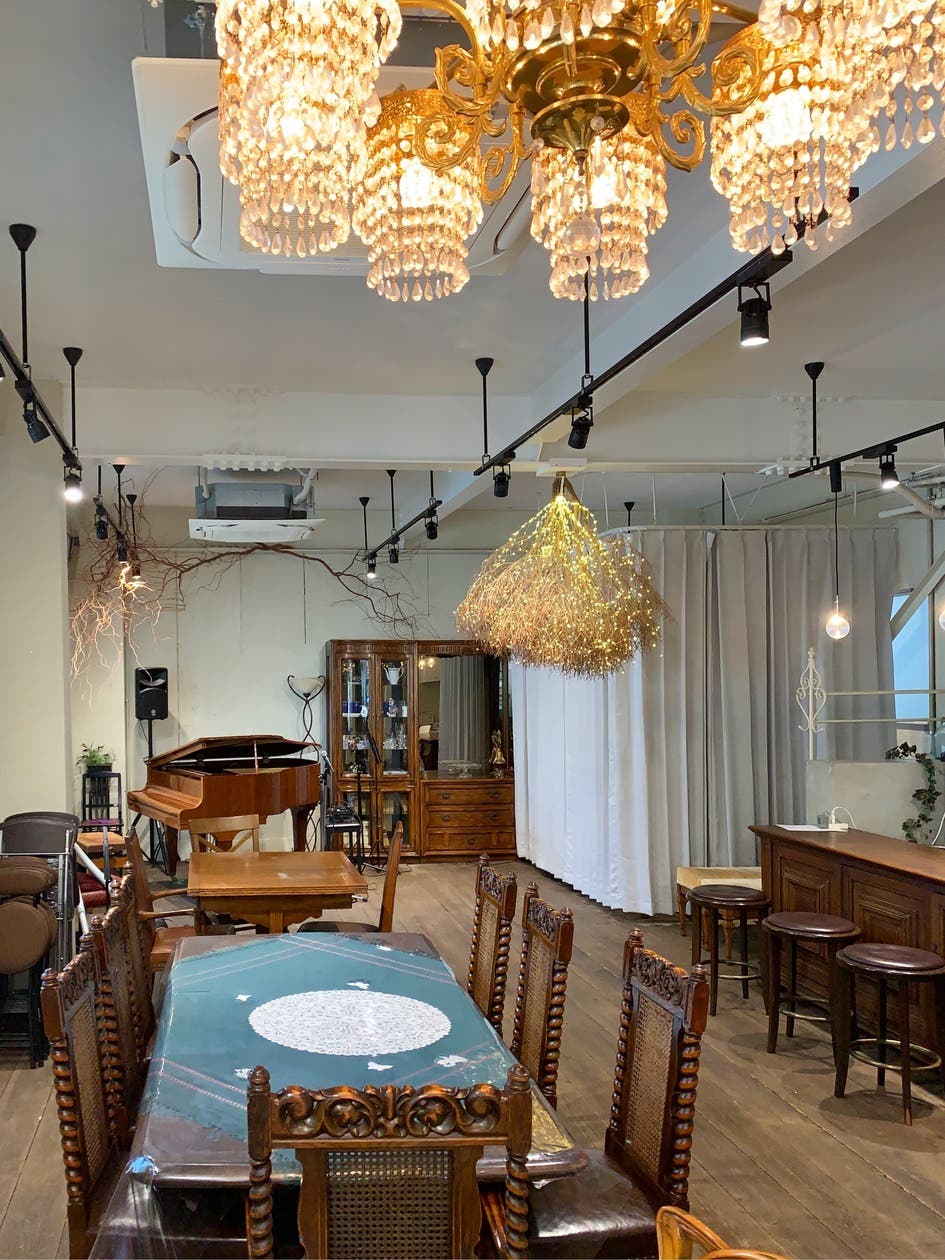 大阪梅田から徒歩圏内！グランドピアノ常設！天井も高く落ち着いた空間！の写真4