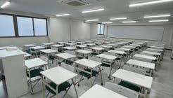 【102・103】上福岡駅徒歩5分 / 最大60人着席可能な教室スペース!の写真3