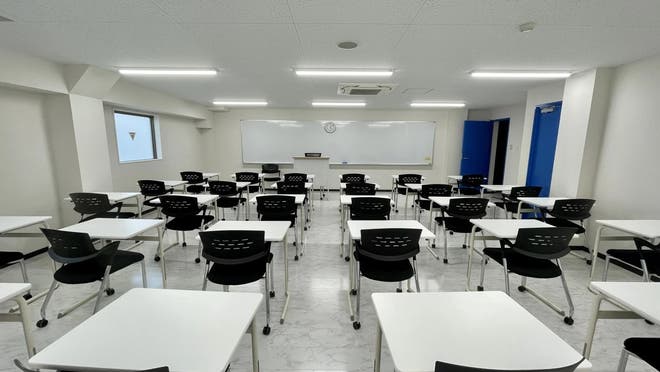 【303】上福岡駅徒歩5分・最大30名着席可能 / wifi無料!完全個室で会議やセミナー、教室開催などに最適の写真1