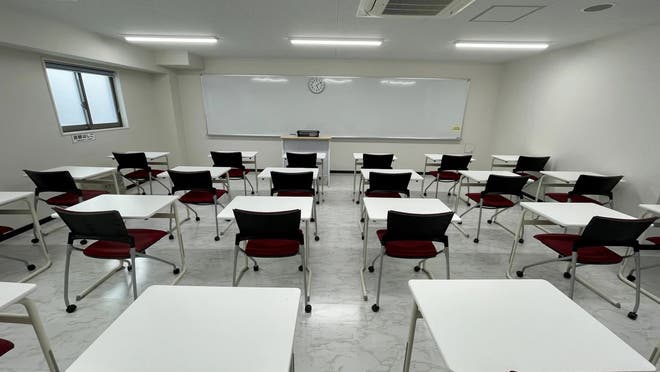 【304】上福岡駅徒歩5分・最大30名着席可能 / wifi無料!完全個室で会議やセミナー、教室開催などに最適の写真1