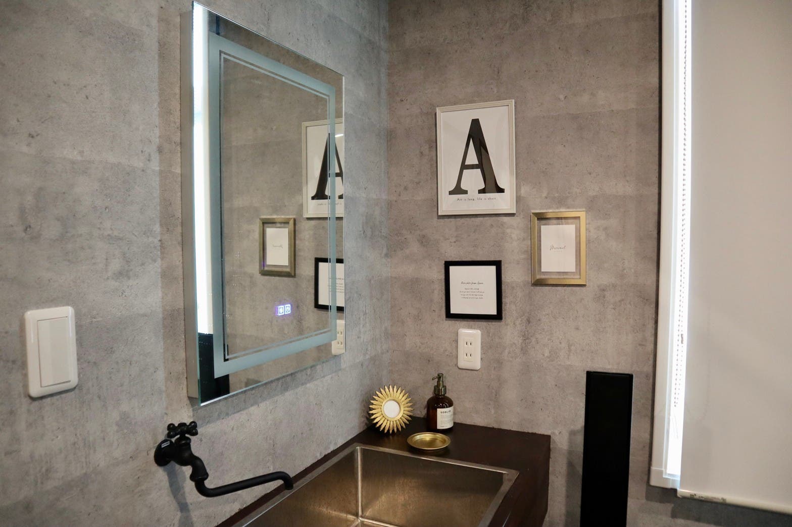 【本厚木駅から5分】Wi-Fi完備/立体音響の重厚サウンドで映画鑑賞★/防音で楽器練習・動画撮影OK/洗練されたシンプル空間の写真14