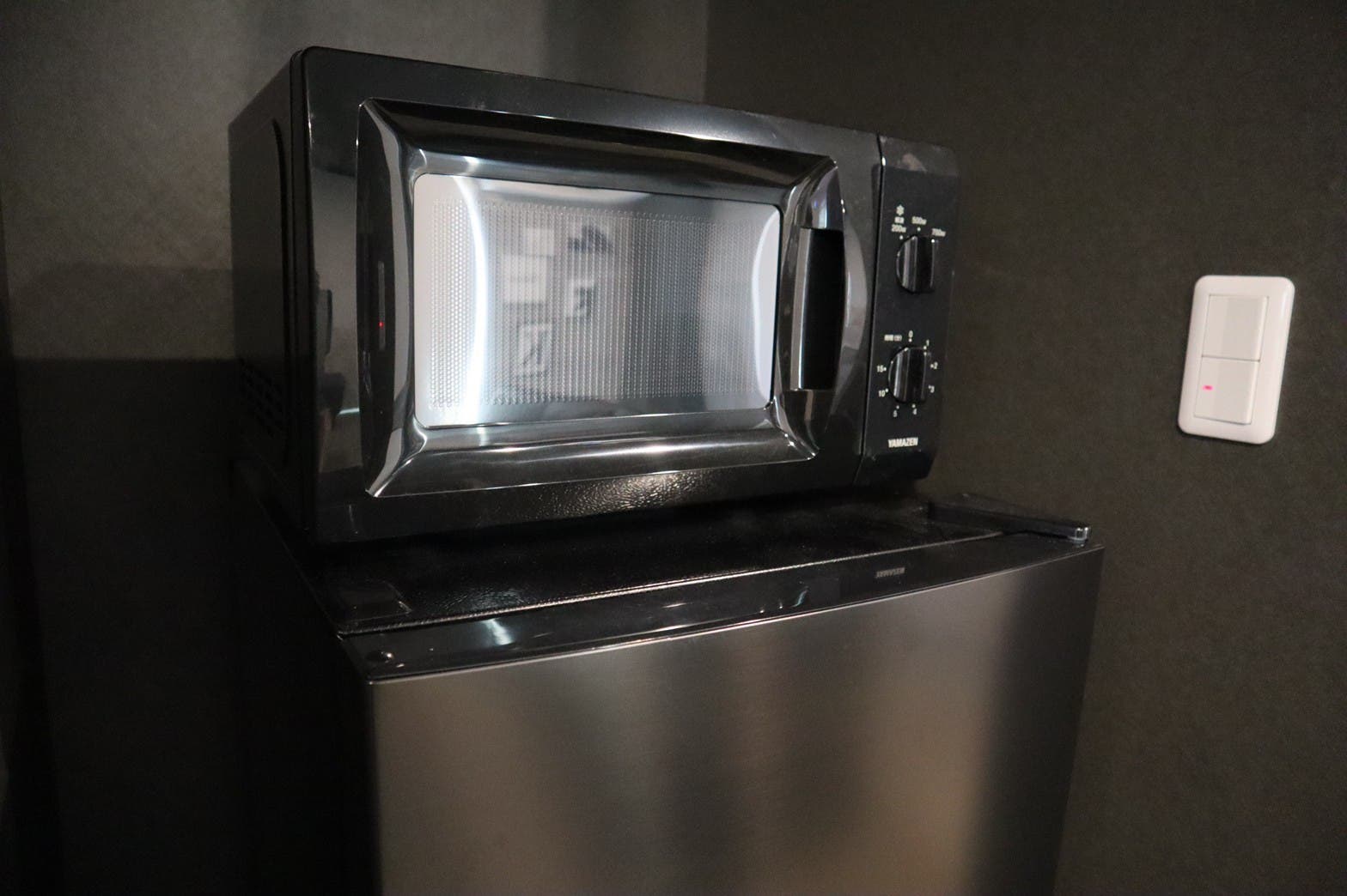 【本厚木駅から5分】Wi-Fi完備/立体音響の重厚サウンドで映画鑑賞★/防音で楽器練習・動画撮影OK/洗練されたシンプル空間の写真11