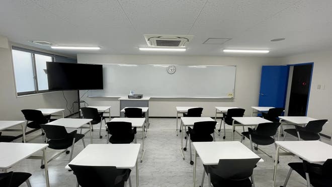 【307】上福岡駅徒歩5分・最大24名着席可能 / wifi無料!完全個室で会議やセミナー、教室開催などに最適の写真1