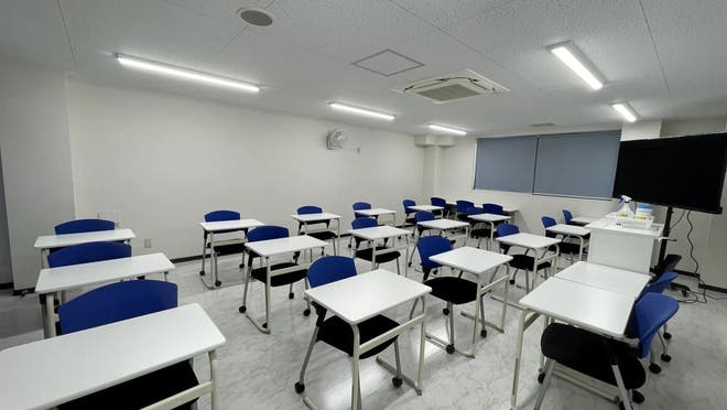 【308】上福岡駅徒歩5分・最大24名着席可能 / wifi無料!完全個室で会議やセミナー、教室開催などに最適の写真2