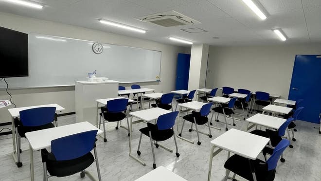 【308】上福岡駅徒歩5分・最大24名着席可能 / wifi無料!完全個室で会議やセミナー、教室開催などに最適の写真3