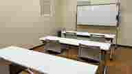 広い無料駐車場併設!【Room B 10名程度のご利用に】教室・会議・会合・勉強会に! /レビューを書いて割引!の写真2
