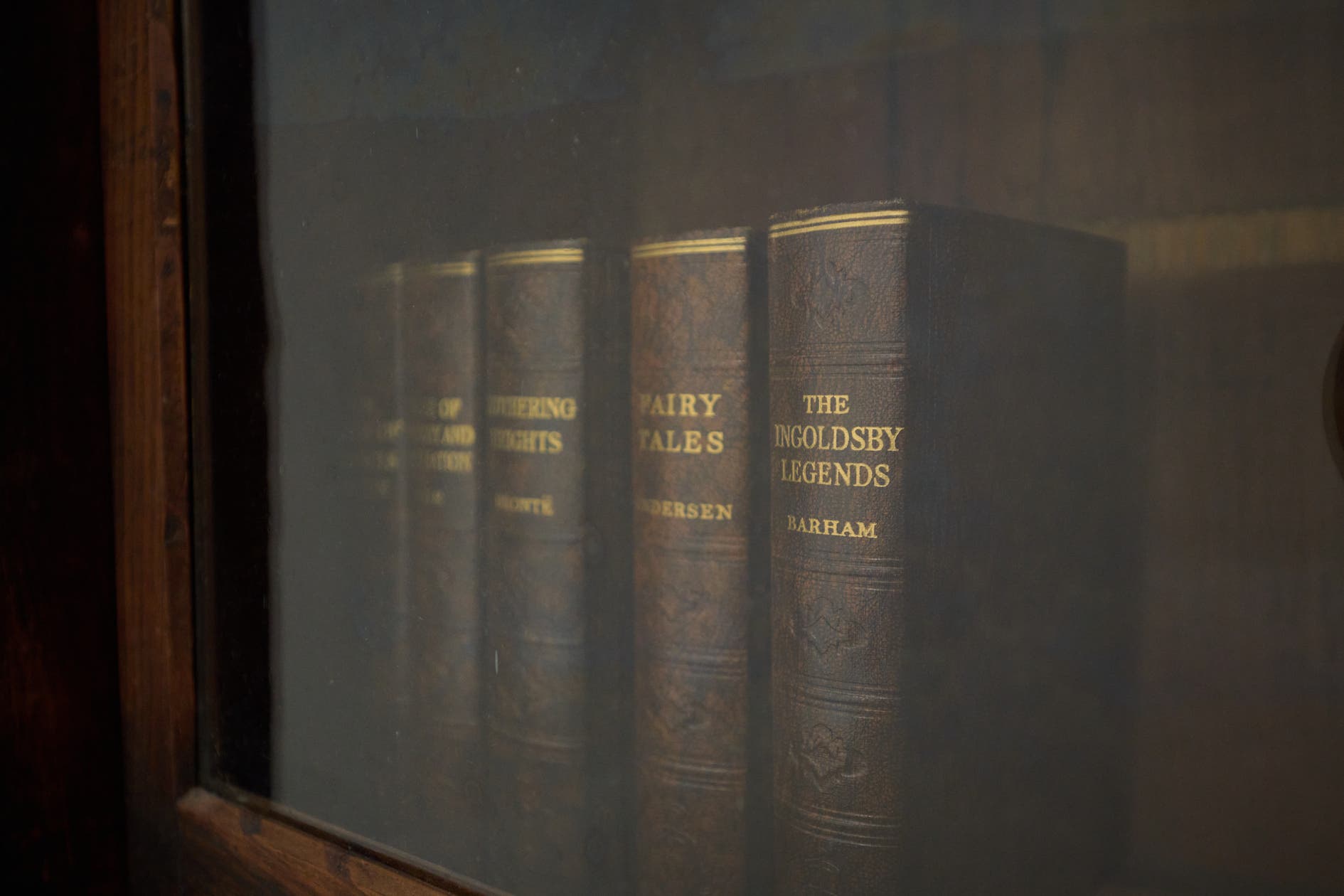 自然光の入る真っ白なスタジオ！LED照明やスタンドなど撮影機材豊富にご用意してあります！の写真11