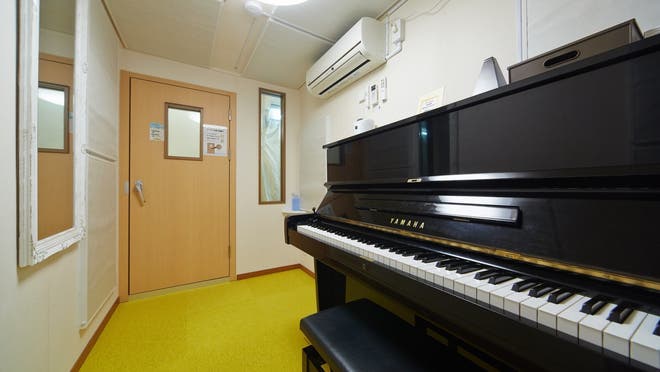 【横浜センター北駅前】ピアノ🎸防音室《🕒24時間/要予約》⭐️教室開講OK:Bルーム ...〈横浜市都筑区/市営地下鉄〉の写真1