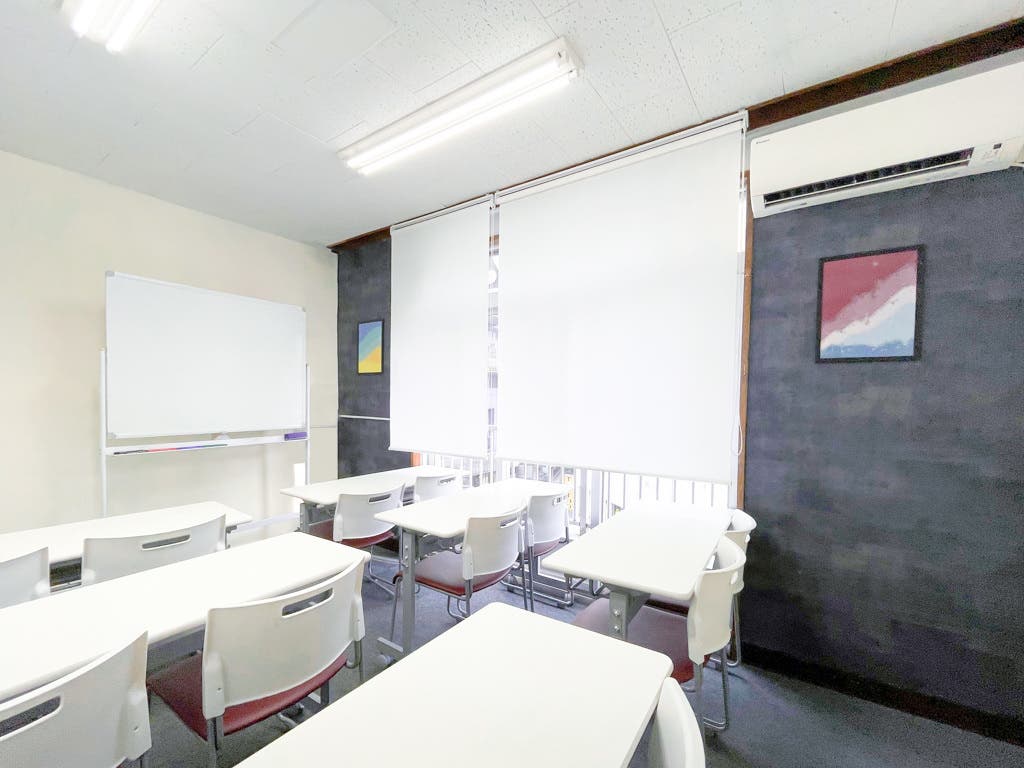 【池袋駅1b出口41秒！16名利用可】プロジェクター・ホワイトボード・WiFi全て無料！土足可！ふれあい貸し会議室 池袋No34の写真5