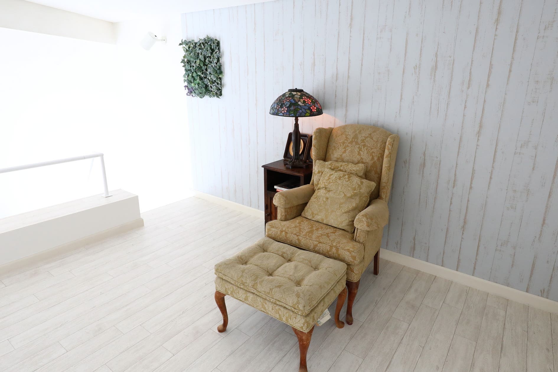 【奥渋フォトスタジオ　Two Me 】自然光での撮影できる！白タイル（床）白壁、小さなスタジオの写真18