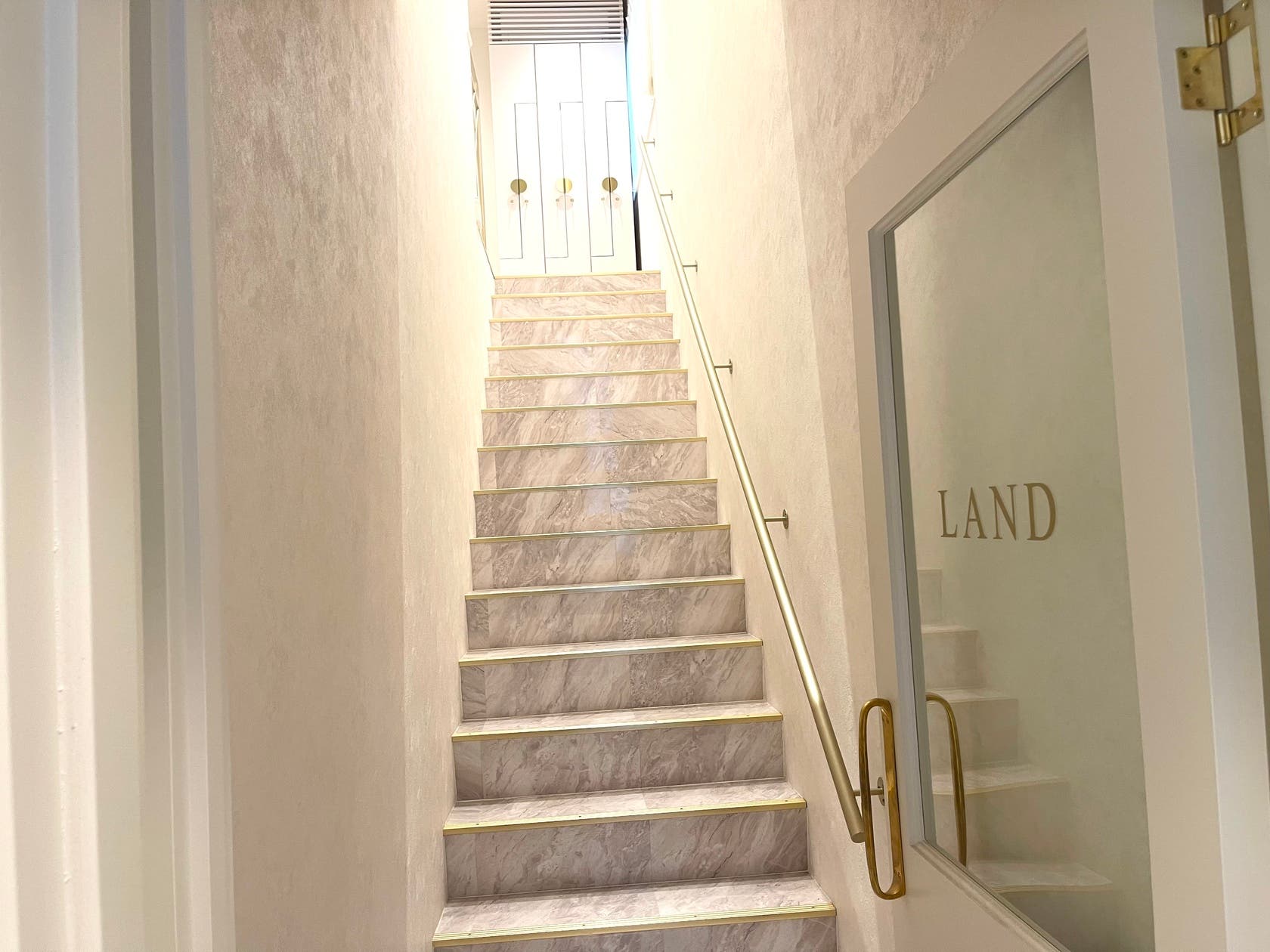 原宿駅近徒歩4分/自然光/二面採光/白ホリ/撮影スタジオ/イベント/チェキ会/ポートレートの写真14