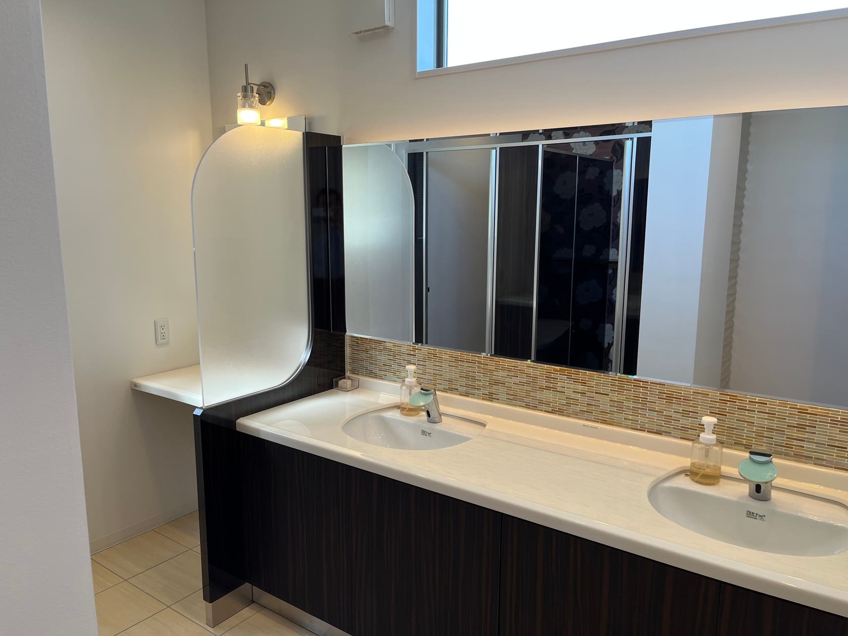 広い無料駐車場併設!【Room C 1～6名位のご利用に】面談・就職面接・勉強会・ヨガに! /レビューを書いて割引!の写真13