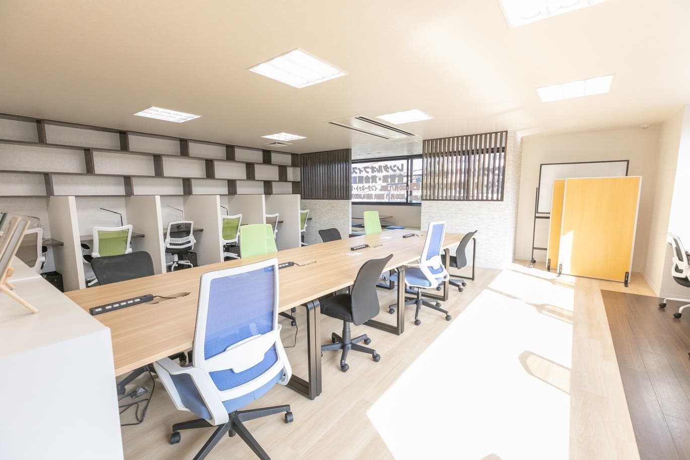 阪急川西能勢口駅徒歩3分/テレワーク/オンライン会議/自習/高速回線の写真1