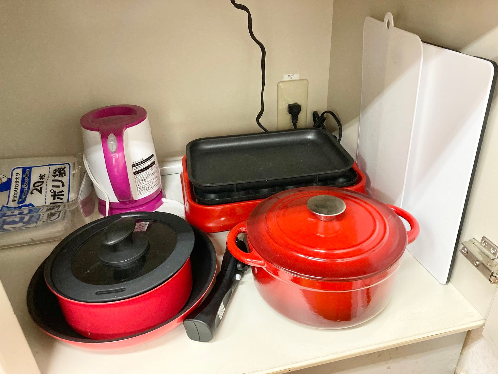 調理器具(たこ焼き器、両手鍋、フライパン)の画像1