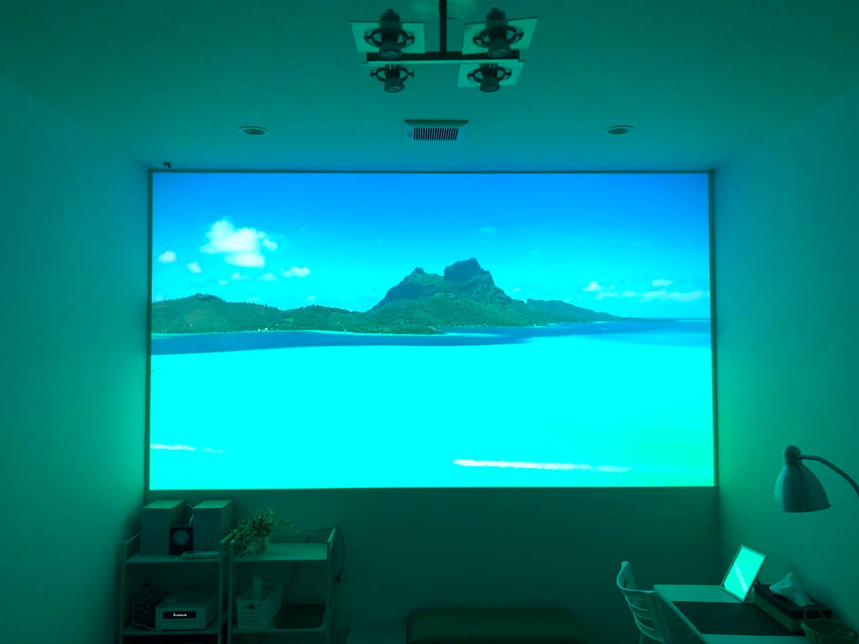 【大画面＆大音量OK！】映画鑑賞（プライベートシアター）・音楽鑑賞・楽器演奏に✨プロジェクターのレンタル料金込み✨南森町駅すぐ！の写真5