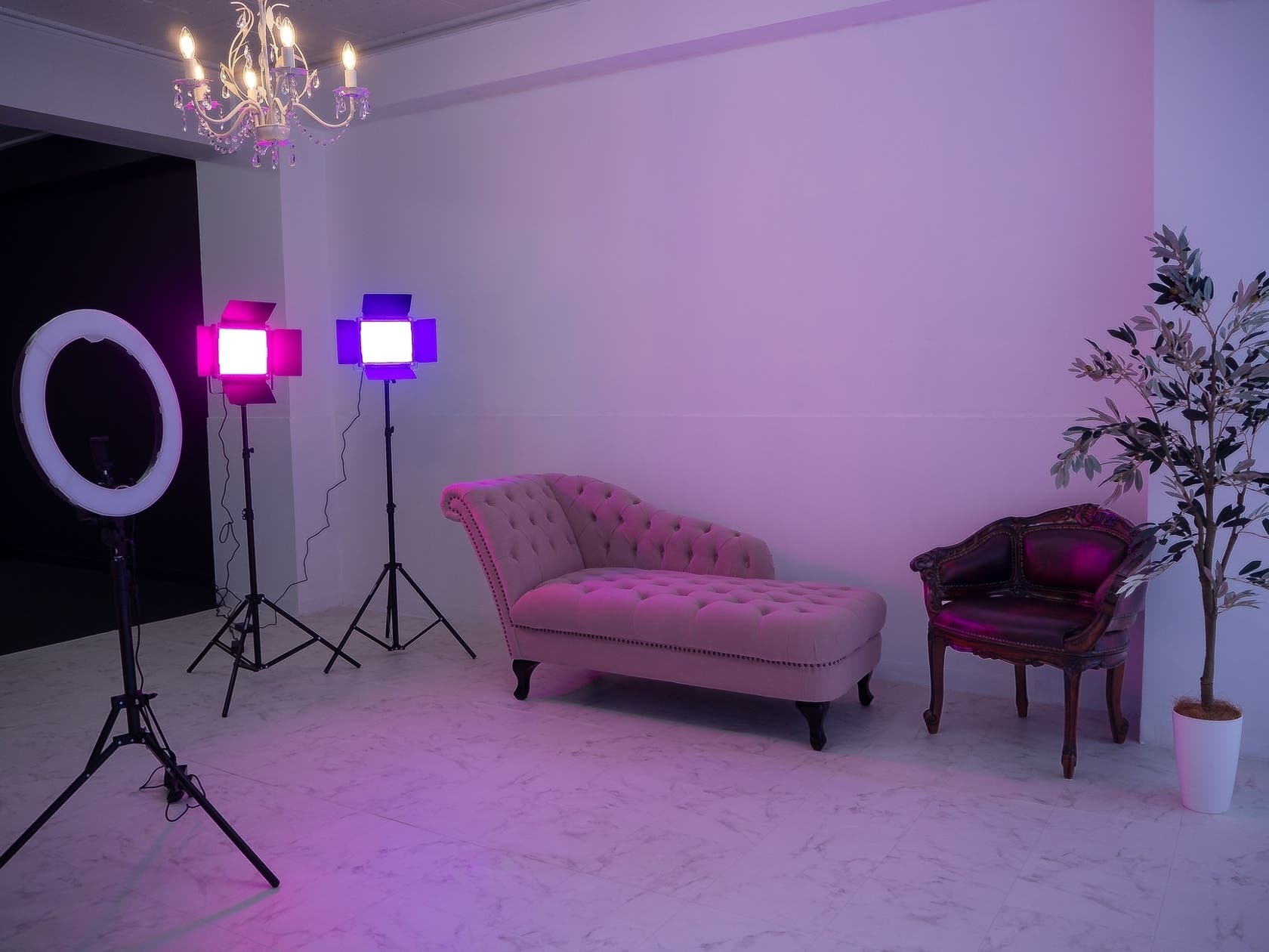 自然光×白壁×白床｜黒壁×黒床◎飯田橋駅1分｜撮影ベッド｜洞窟ブース｜ポートレート・コスプレ｜24時間撮影OK！の写真19