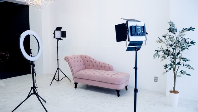 自然光×白壁×白床|黒壁×黒床◎飯田橋駅1分|撮影ベッド|洞窟ブース|ポートレート・コスプレ|24時間撮影OK!の写真18