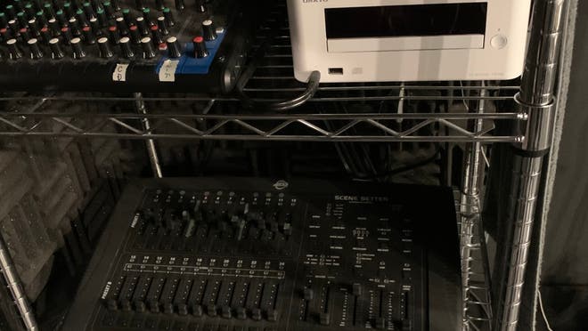 音楽、演劇などを提供できる小さなイベントスペースです。 ファンイベントや物販イベント、音楽配信、撮影等にご利用いただけます。の写真9