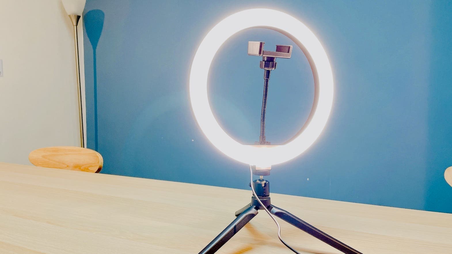 🎊超好立地🎊｜新宿駅1分・新宿三丁目駅1分❗｜地デジTV📺｜プロジェクター🎥｜💪大きい机｜WiFi⚡｜24h｜ボードゲーム会場🎲の写真7