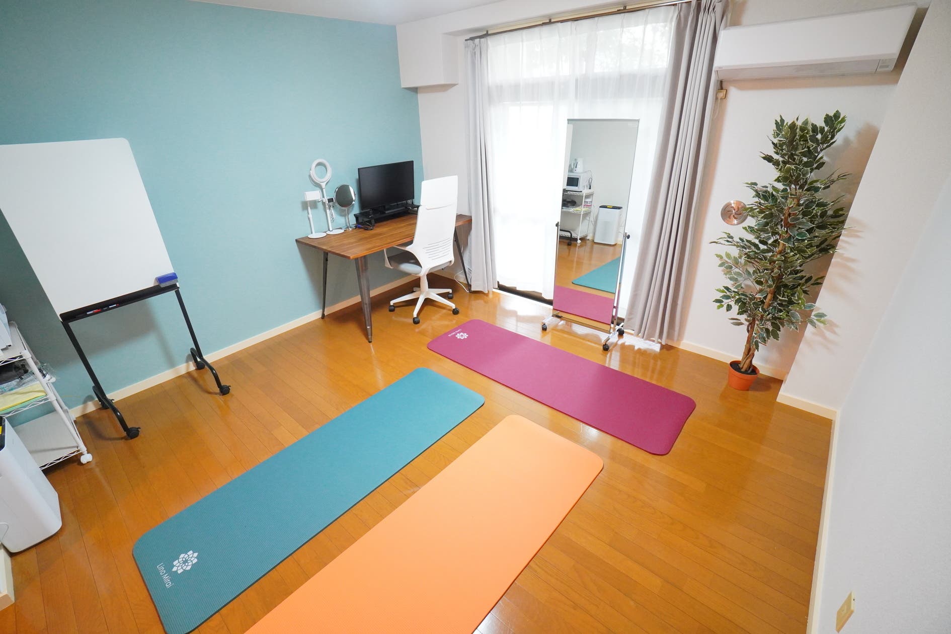 ＜中野ワークスペース101＞⭐️光回線導入！⭐️完全個室✨モニター/Wi-Fi/ヨガマット無料！テレワーク/ヨガ/会議/作業場所の写真6