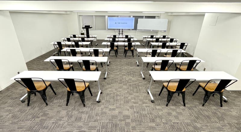 岡本ビル【茅場町駅0分】マイク付き司会台など備品全て無料・男女別トイレの使いやすい会議室