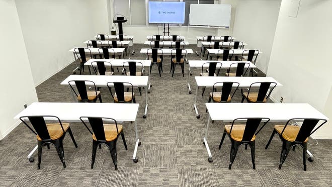 岡本ビル【茅場町駅0分】マイク付き司会台など備品全て無料・男女別トイレの使いやすい会議室の写真1