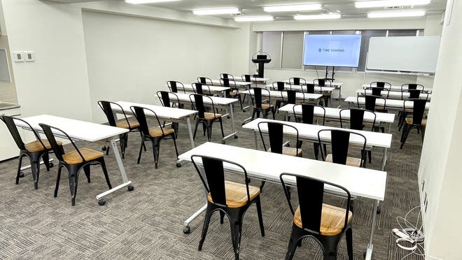 岡本ビル【茅場町駅0分】マイク付き司会台など備品全て無料・男女別トイレの使いやすい会議室の写真3