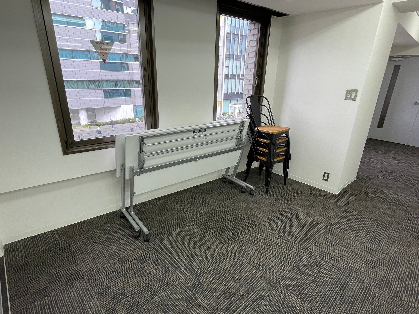 岡本ビル【茅場町駅0分】マイク付き司会台など備品全て無料・男女別トイレの使いやすい会議室の写真5