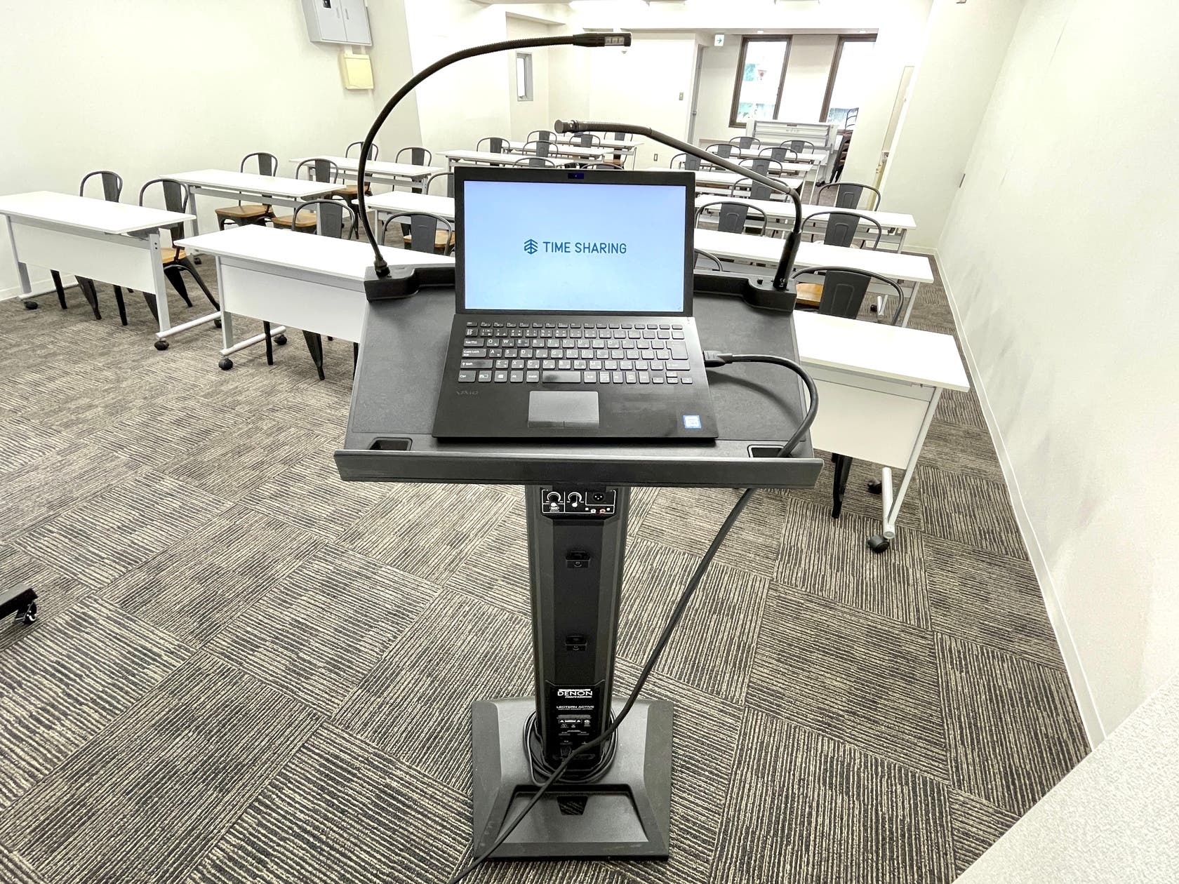 岡本ビル【茅場町駅0分】マイク付き司会台など備品全て無料・男女別トイレの使いやすい会議室の写真9