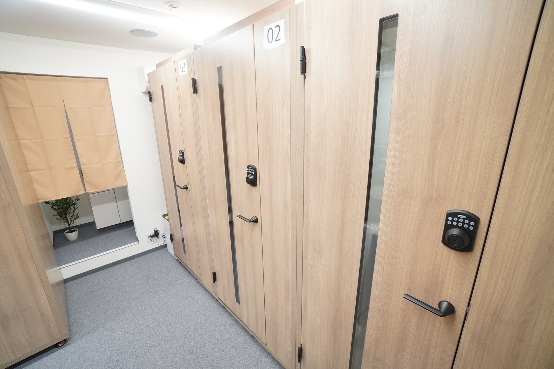 ＜ミニマルワークスペース神田No.2＞神田駅徒歩2分！完全個室⭐️高速光Wi-Fi/モニター無料の写真11