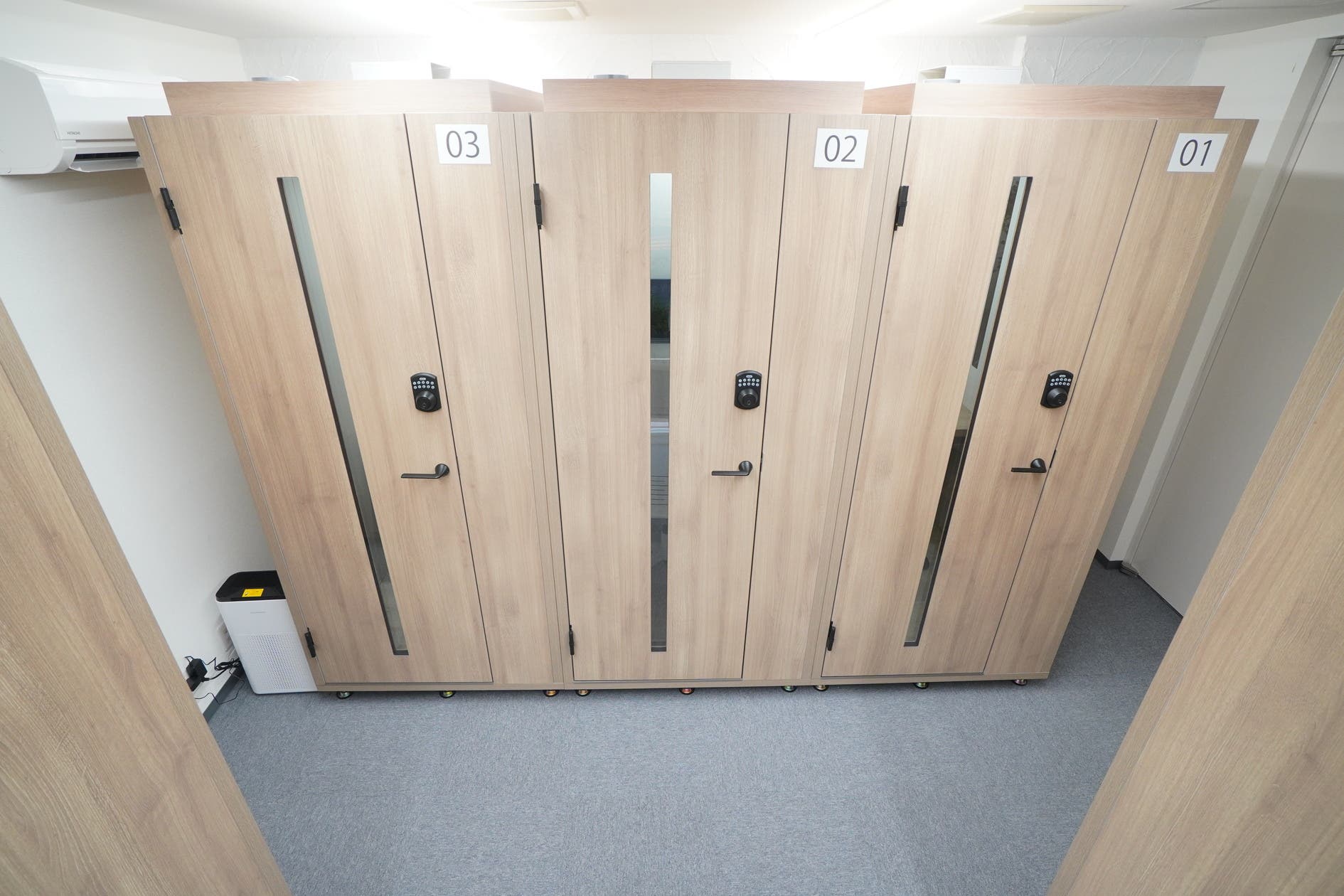 ＜ミニマルワークスペース神田No.4＞神田駅徒歩2分！完全個室⭐️高速光Wi-Fi/モニター無料の写真12