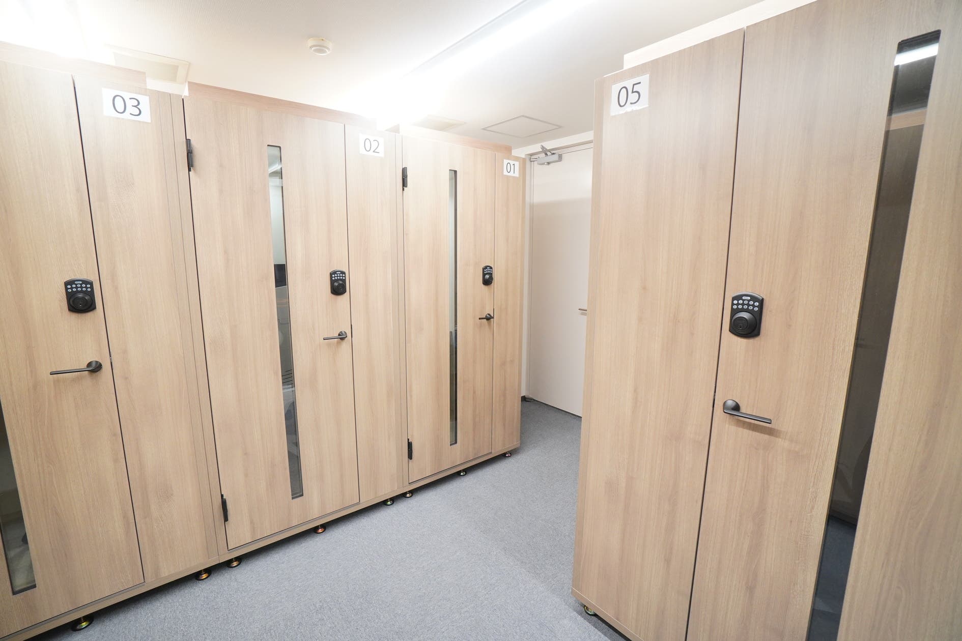 ＜ミニマルワークスペース神田No.5＞神田駅徒歩2分！完全個室⭐️高速光Wi-Fi/モニター無料の写真11