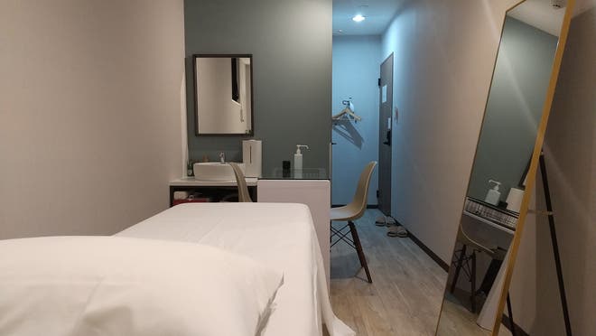 1F・102号室【天神駅 西1出口より徒歩1分】お洒落なホテルの一室をサロンに!の写真5