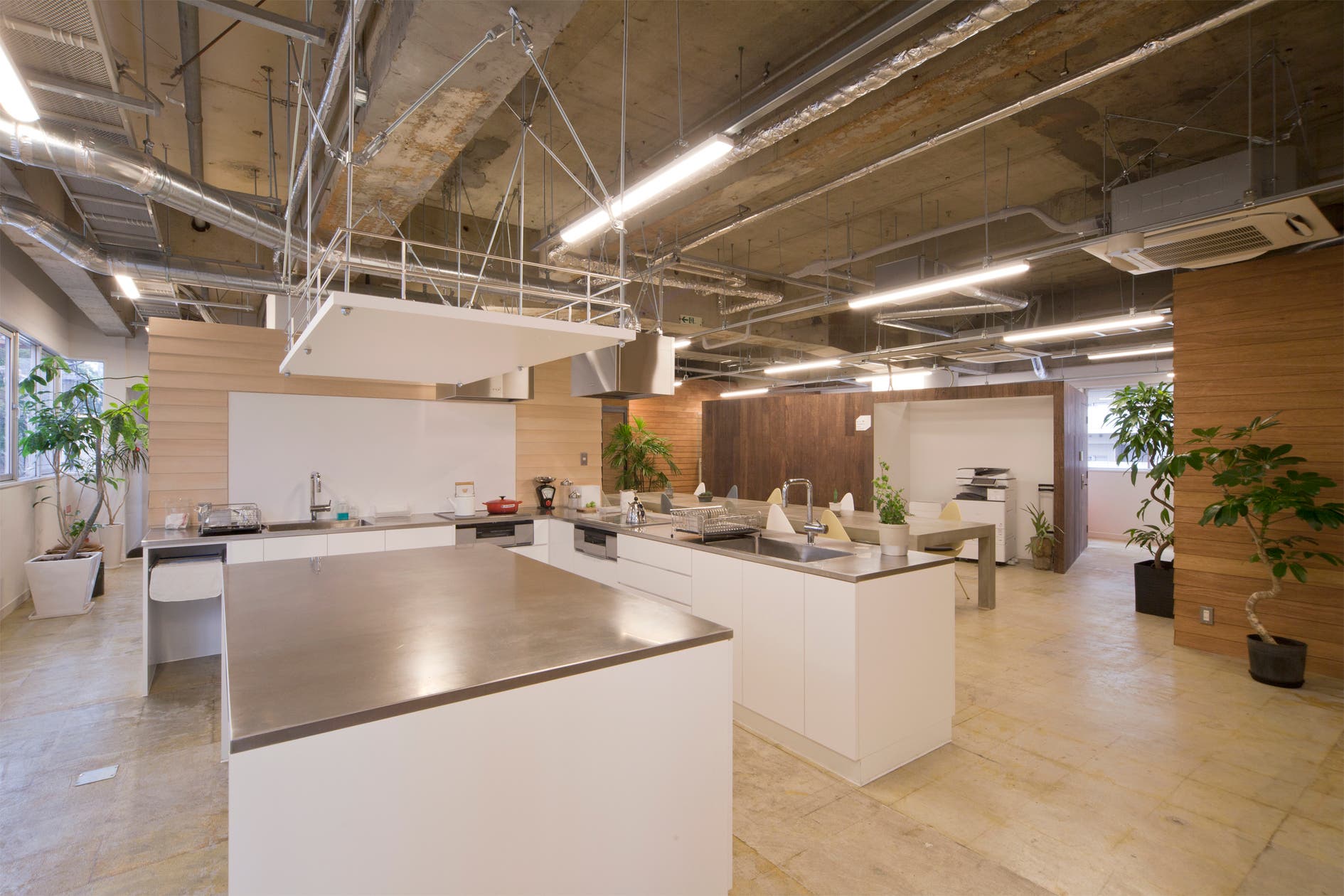 勾当台公園から徒歩10分のお洒落な会議室の写真2