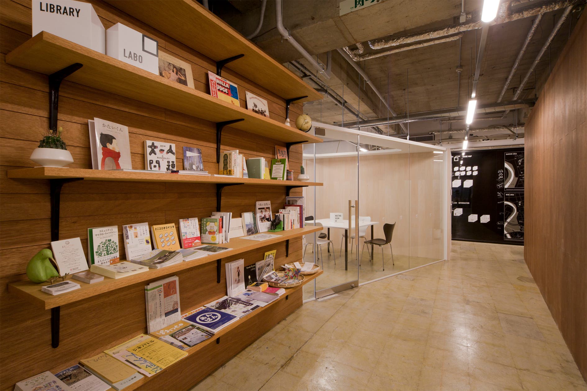 勾当台公園から徒歩10分のお洒落な会議室の写真3